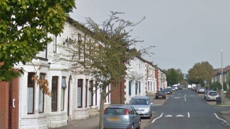 Murder arrest after man dies in Preston stabbing - BBC News