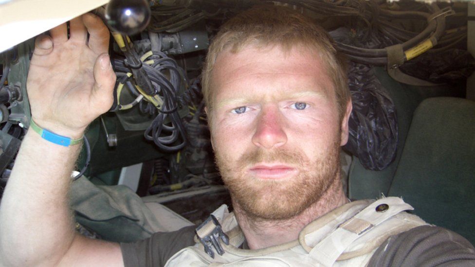 'Dwi ddim am i Afghanistan fod yn wast o fywyd' - BBC Cymru Fyw