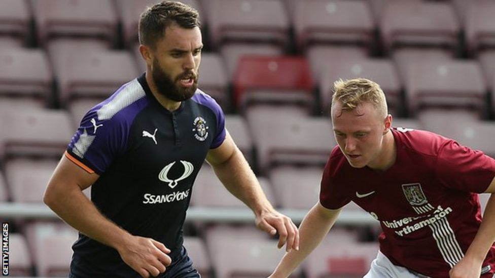 Josh McQuoid: Torquay United sign Luton Town striker on loan - BBC Sport