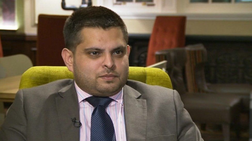 School headscarf row councillor resigns from Birmingham cabinet - BBC News