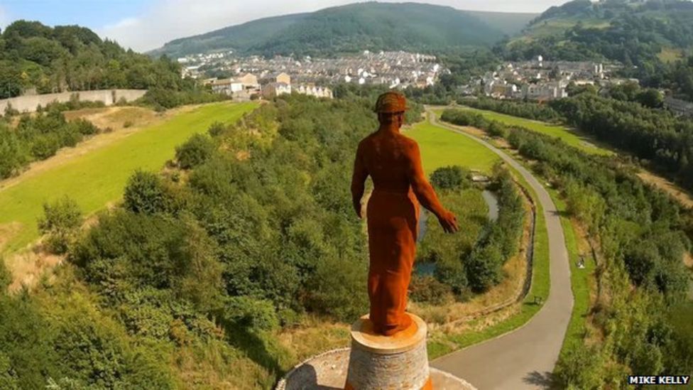 Six Bells mine disaster relatives' bid to stop school plan - BBC News