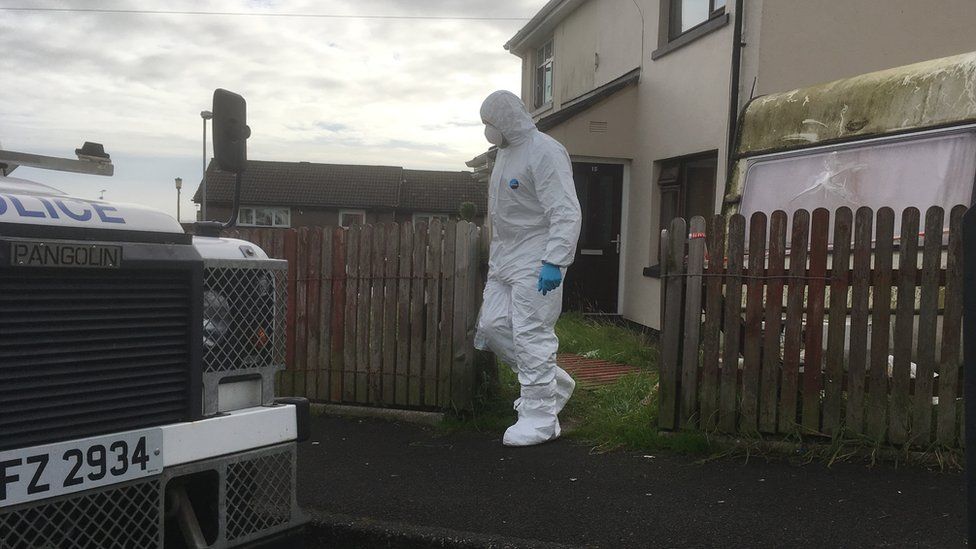 Creggan bomb 'attempt to kill police officers' - BBC News