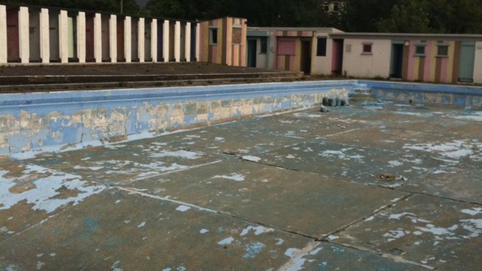 Agor parc dŵr ym Mharc Tredegar, Casnewydd yn yr haf - BBC Cymru Fyw