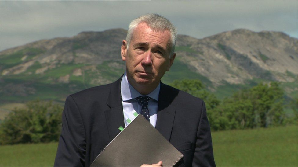 NI Troubles: Reaction to government plans to deal with the past - BBC News