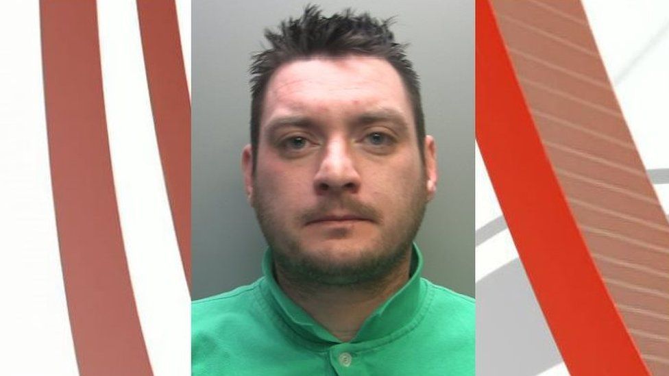 Cumbria flood burglar Martin Howlett jailed for five years - BBC News