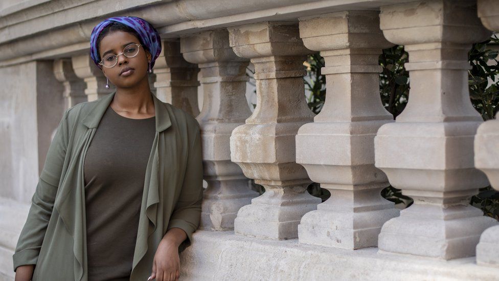 Momtaza Mehri: The new face of London's poetry scene - BBC News