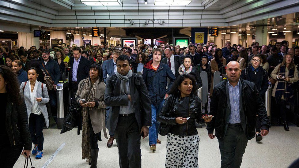 Southern rail strike: What's it about? - BBC News
