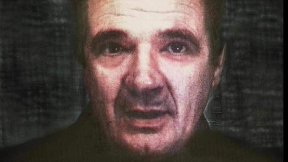 Stephanie Slater: Michael Sams kidnap victim dies aged 50 - BBC News