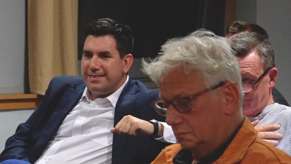 Labour republicans say national anthem doesn’t marry with party values - BBC News