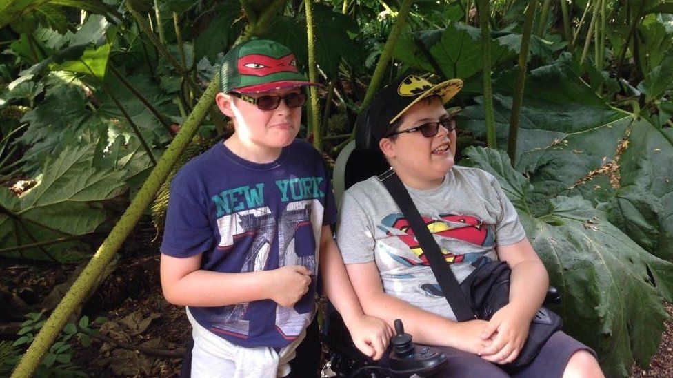 Young Carers Awareness Day: What's it like to be a young carer? - BBC ...