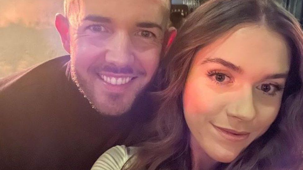 Lucy Davis: Weighing ban 'great moment in swimming history' - BBC News