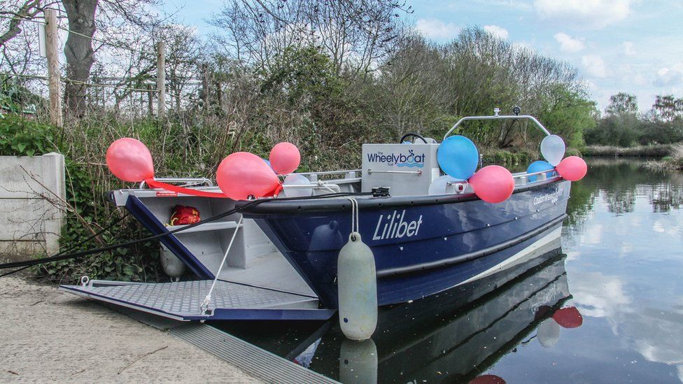 Accessible £38k powerboat launched on River Soar - BBC News