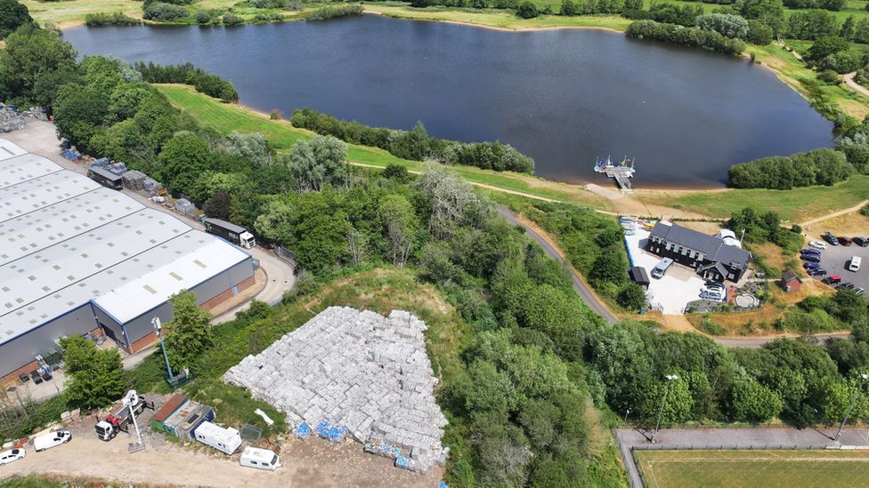 Large PPE store to be removed from New Forest caravan site - BBC News