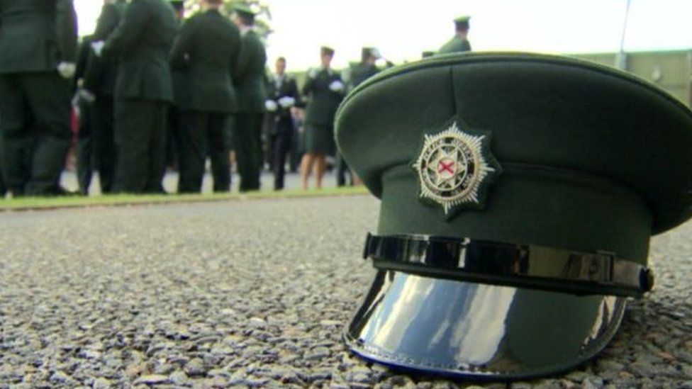 PSNI aims to recruit 300 new officers - BBC News