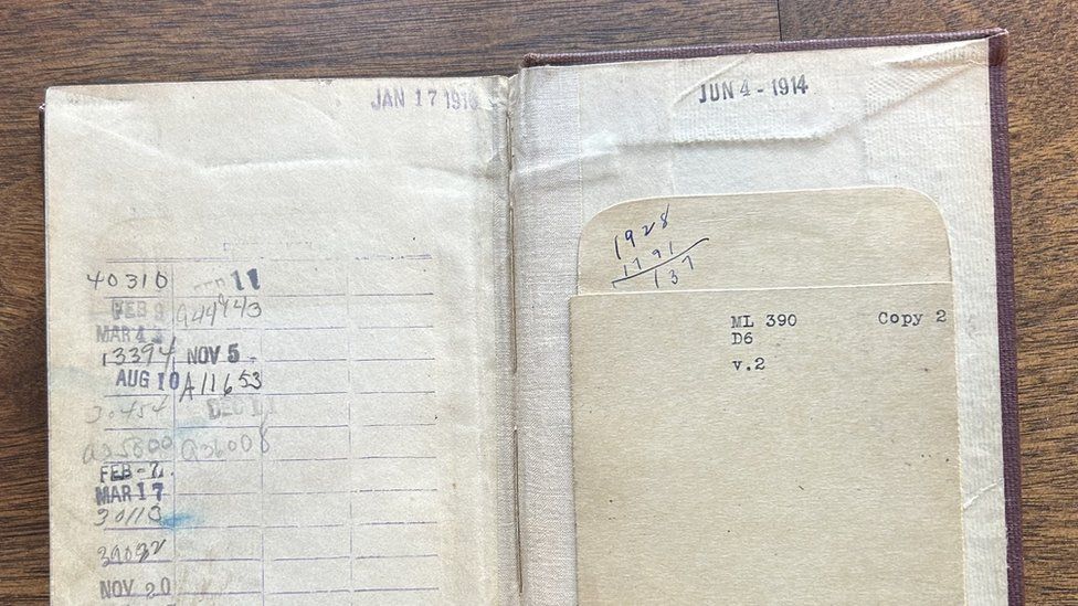 Minnesota library book returned after 100 years - BBC Newsround