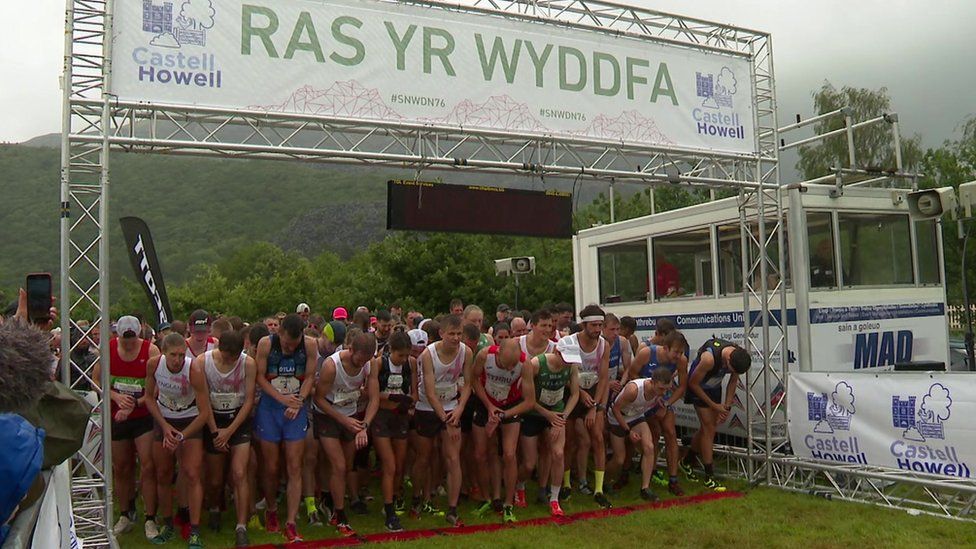 Cwtogi Hyd Ras Yr Wyddfa Oherwydd Y Tywydd BBC Cymru Fyw cwtogi-hyd-ras-yr-wyddfa-oherwydd-y-tywydd-bbc-cymru-fyw