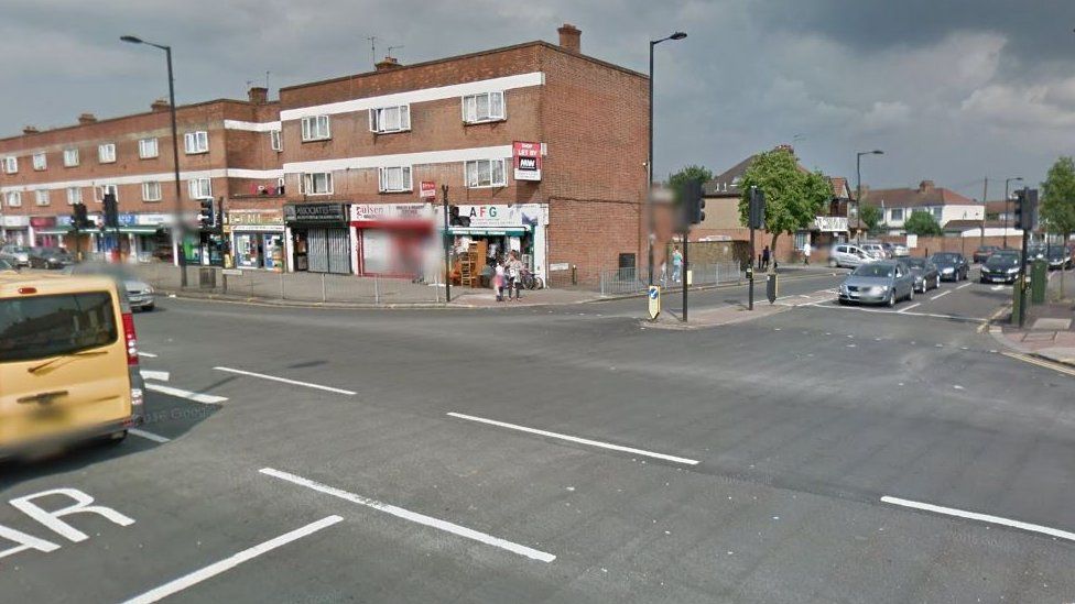 Man arrested for drug driving after pedestrian is killed - BBC News