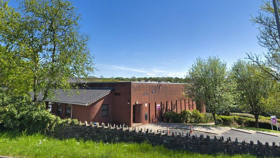 Coronavirus: Two women sentenced for spitting at officers - BBC News