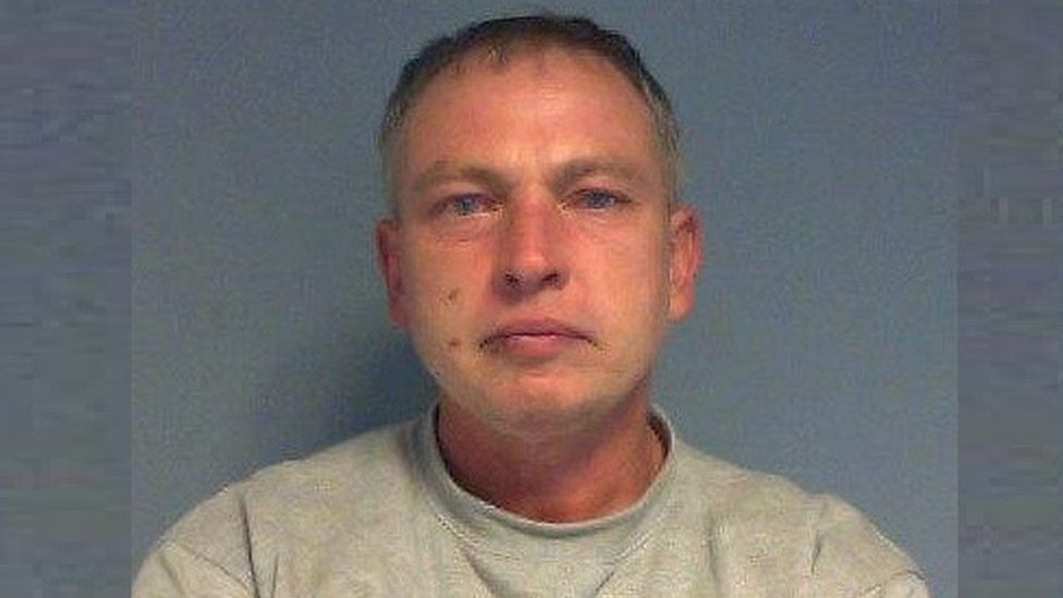 Colnbrook woodland shooting: Anthony Hearn jailed for burglary - BBC News