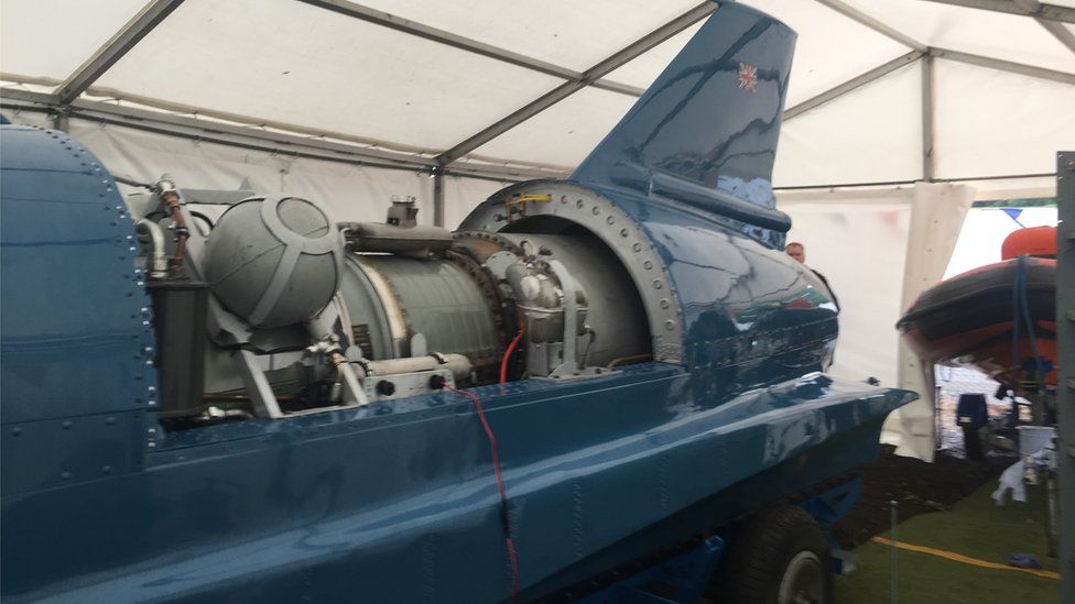 Donald Campbell's Bluebird hydroplane returns to water - BBC News