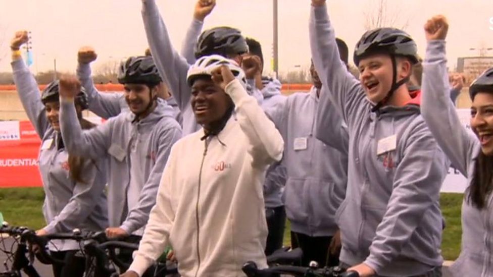 Barbara Buttrick: The woman who boxed to the top - BBC News