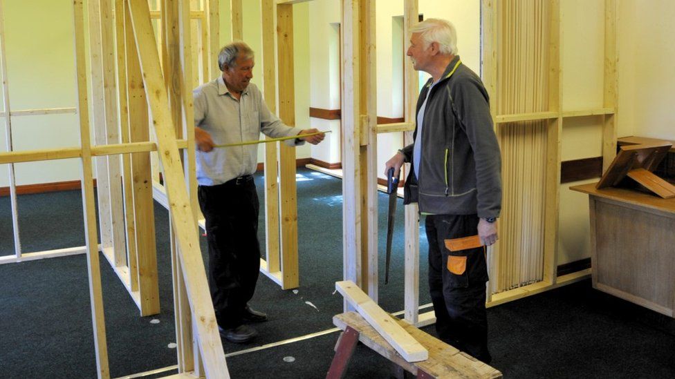 Shropshire church converted into home for Ukrainians - BBC News