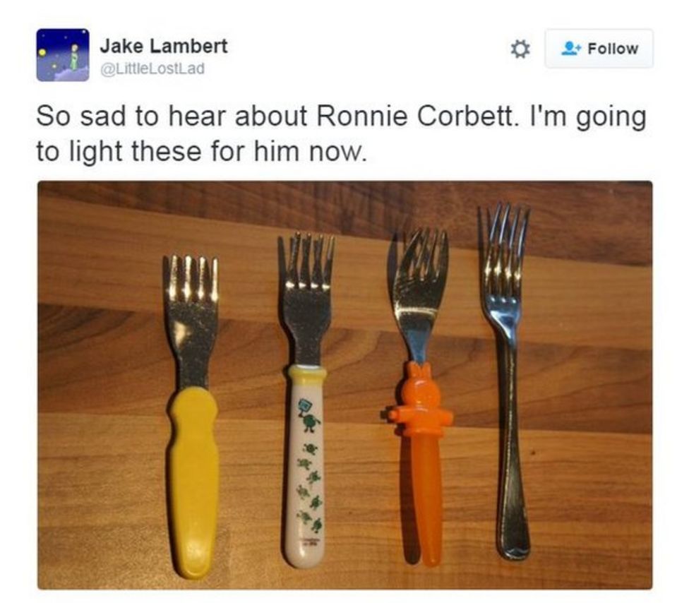 Ronnie Corbett: Four candles tribute - BBC News