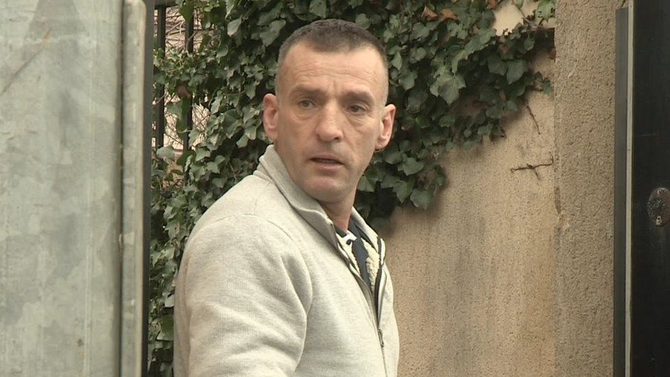 Attack on Narrow Water soldiers memorial near Warrenpoint - BBC News