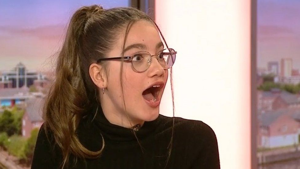 Disney's Encanto: Fan who campaigned for heroines with glasses will ...