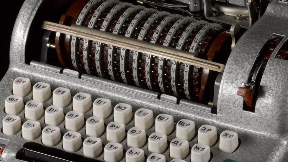 Secret GCHQ artefacts to go on show at Science Museum - BBC News