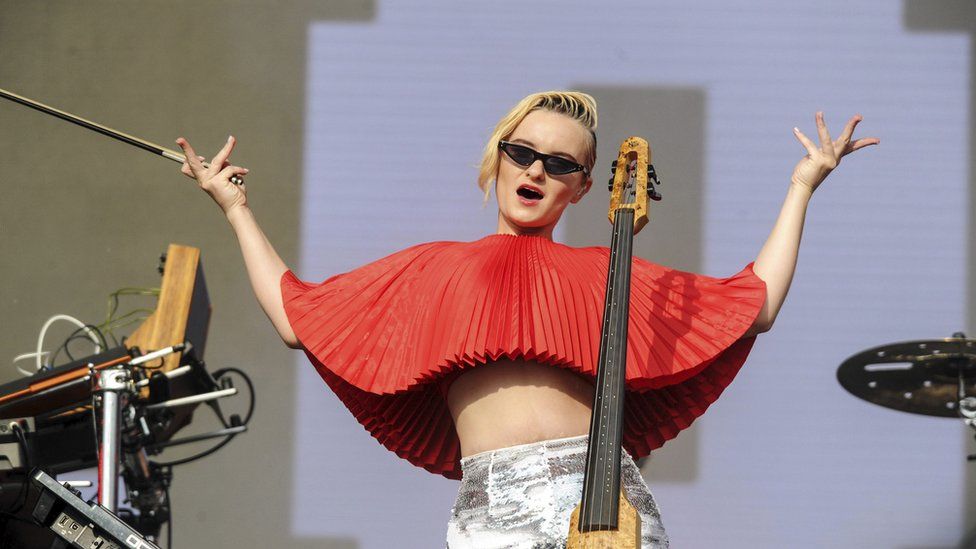 Biggest Weekend shows the power of a singalong - BBC News