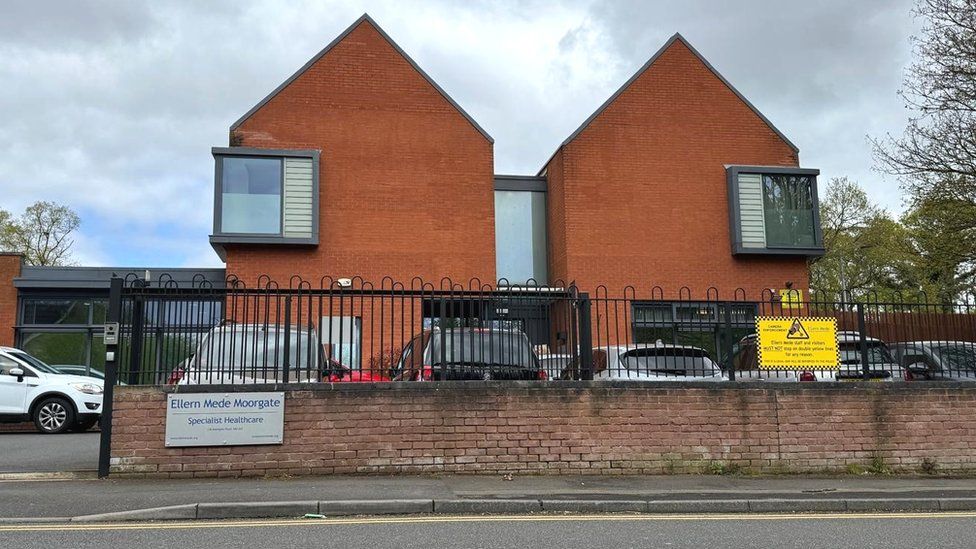 South Yorkshire eating disorder service 'inadequate' - watchdog - BBC News