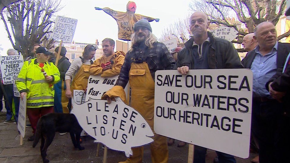 Call to protect Jersey waters from overfishing - BBC News