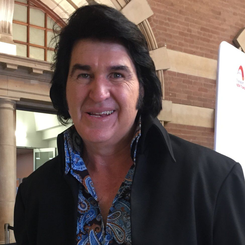 Can music festivals save Australia's failing towns? - BBC News