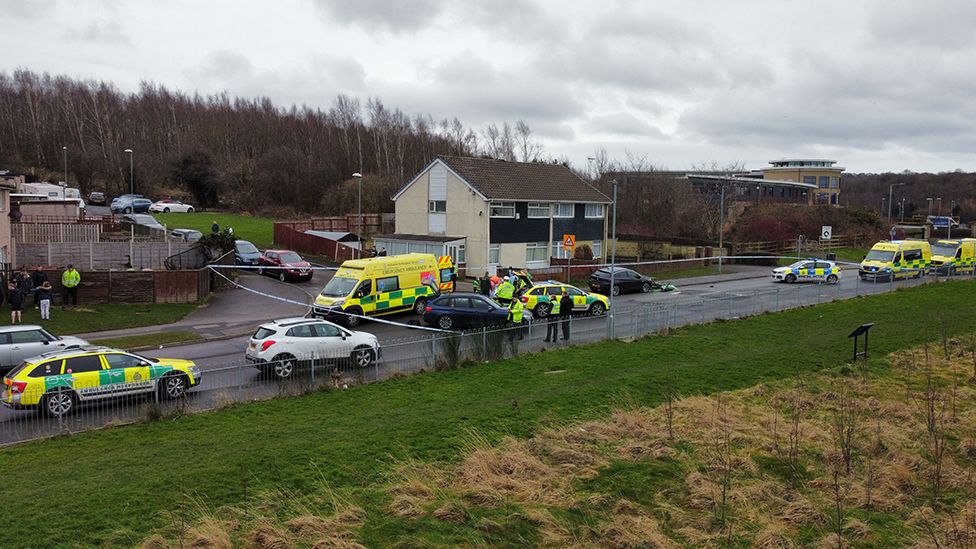 Teenagers seriously injured in Leeds motorcycle crash - BBC News