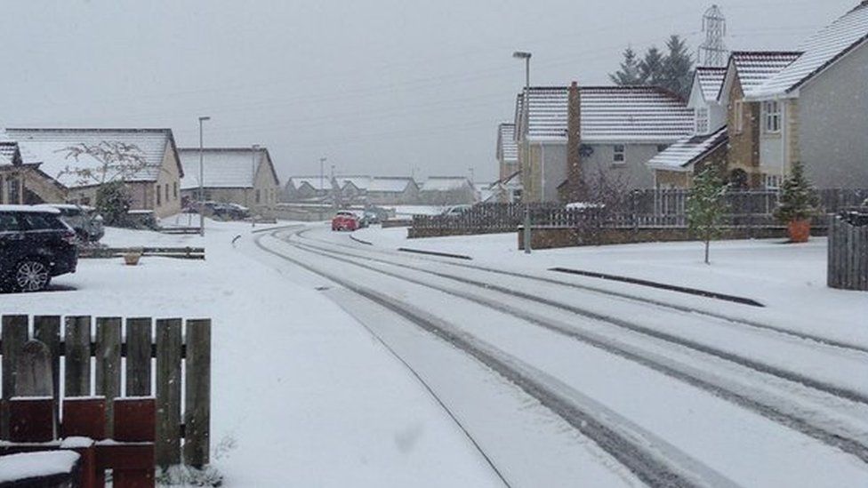 Warning of snow and ice for Scotland - BBC News