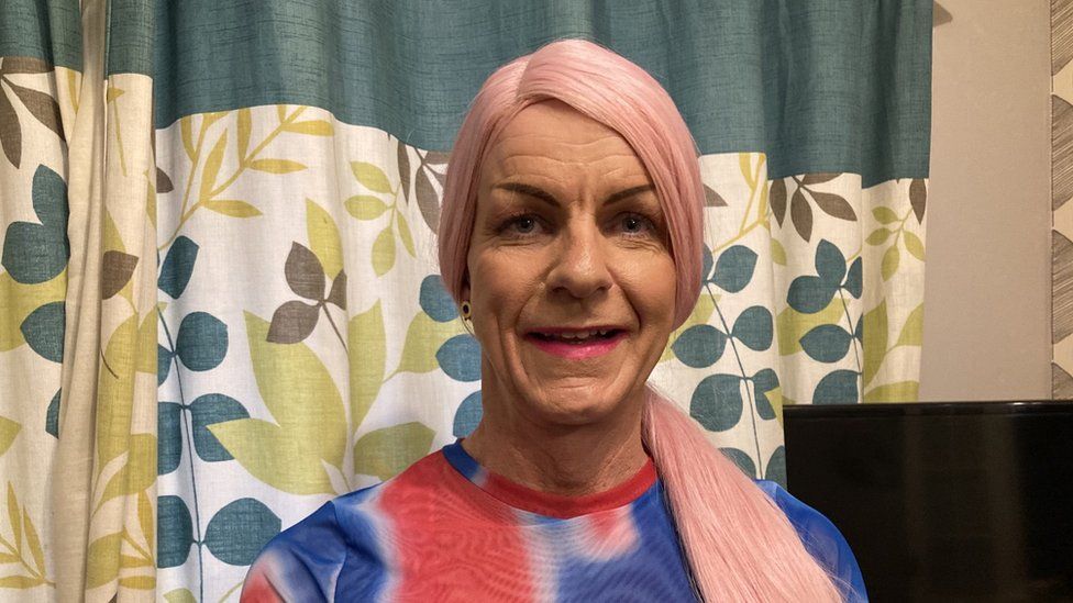 Daventry transgender runner calls for separate category - BBC News