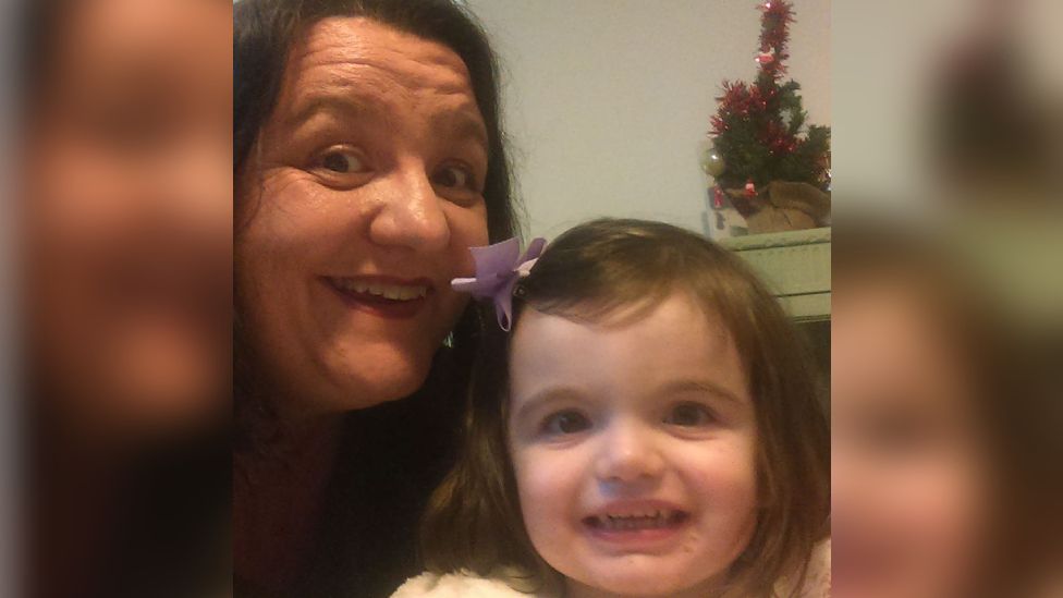 Coronavirus: 'My daughter won't go to school till I'm 100% sure' - BBC News