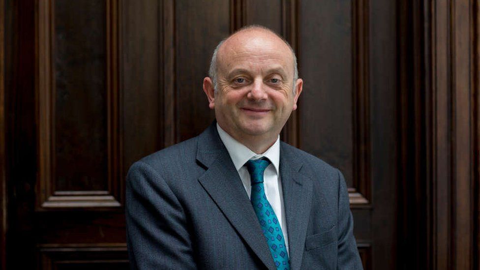 Government appoints vice-chancellor as student wellbeing tsar - BBC News