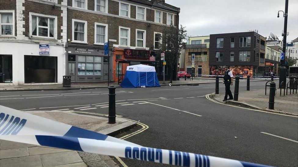 Shepherd's Bush shooting: Murder investigation after man dies - BBC News