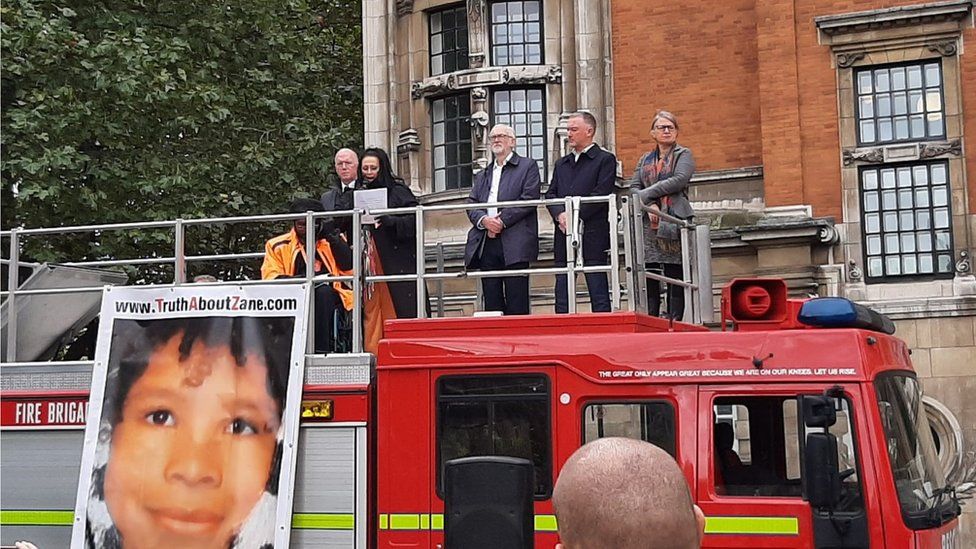 Zane Gbangbola: Petition over boy's death handed to parliament - BBC News