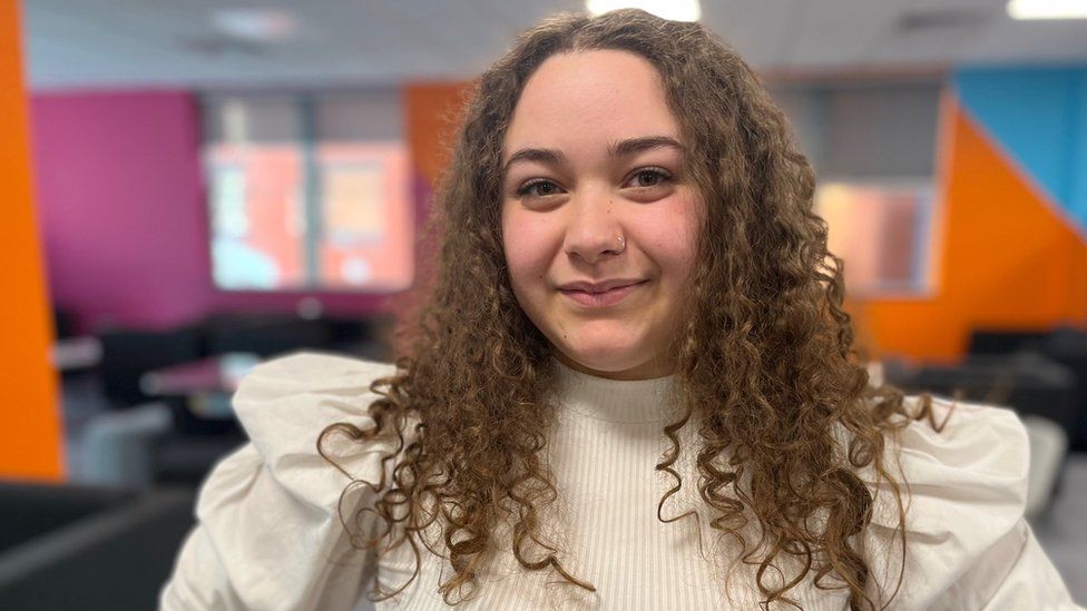 Derbyshire care leaver says hard work led to law student dream - BBC News