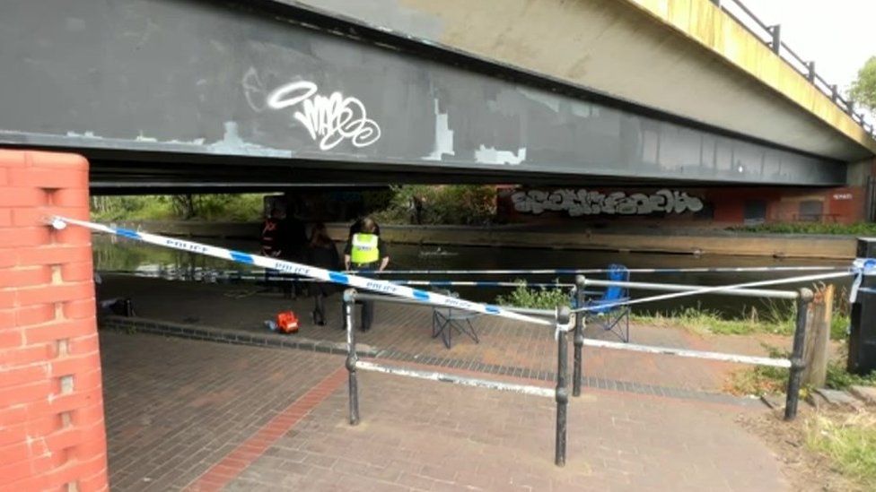 Family pay tribute to Nechells fatal shooting victim - BBC News