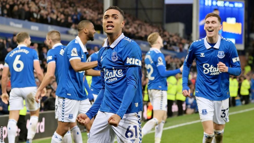 Everton scoreboard responded to poverty chanting in Chelsea game with ...