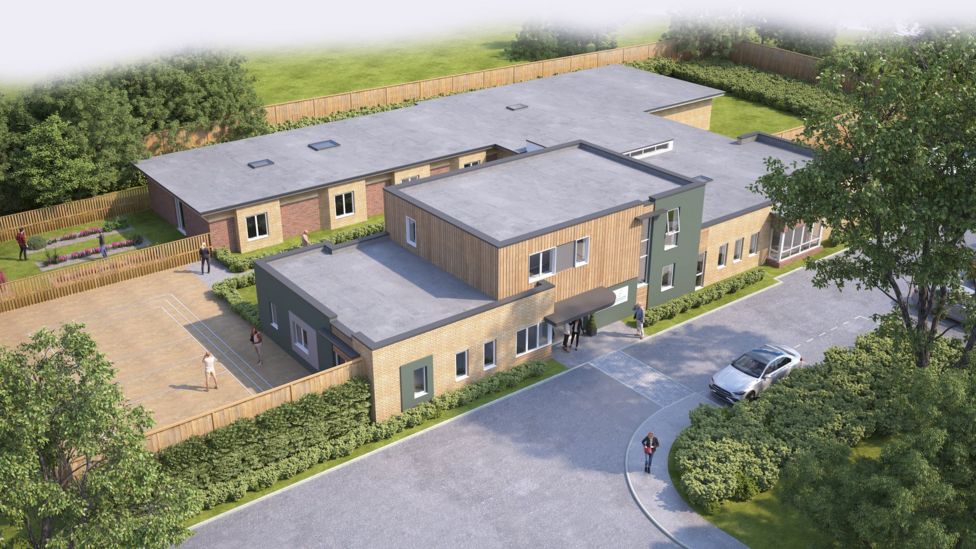 Surrey NHS worker aged 75 celebrates its 75th anniversary - BBC News