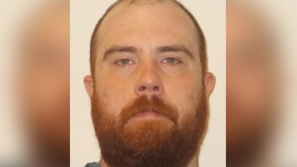 Norfolk Police officer jailed over child abuse images - BBC News