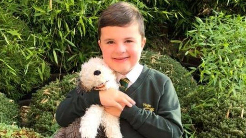 Finley Hill rings bell to mark end of stem cell treatment - BBC News