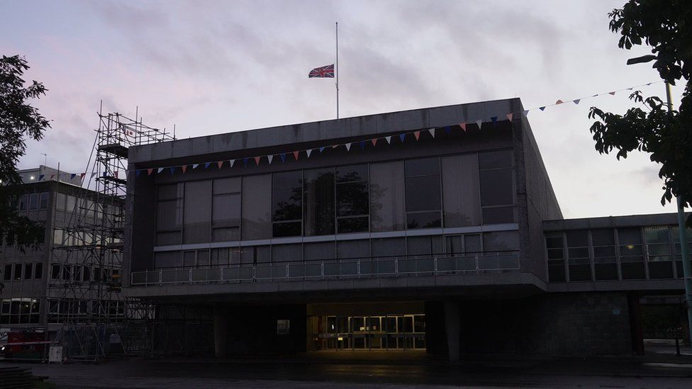 Devon tributes: Queen Elizabeth II was mother of nation, says dean ...