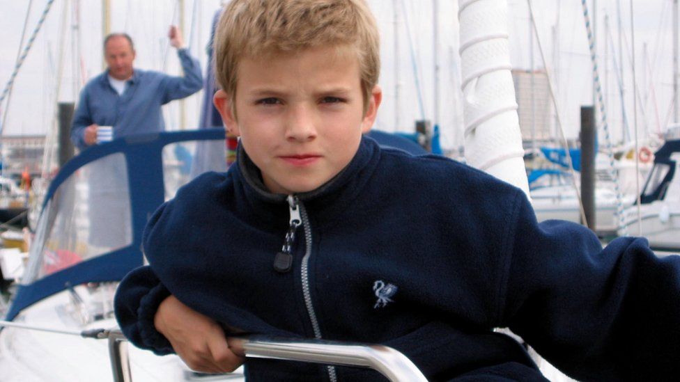 The teenager who sparked an internet scandal - BBC News