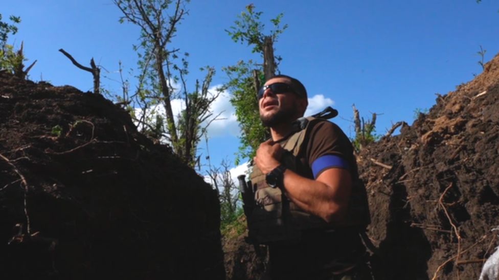 Could Russia really play nuclear roulette in Ukraine? - BBC News